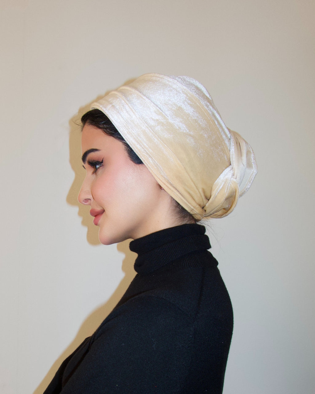 Beige Velvet Turban – Haneenalsaify